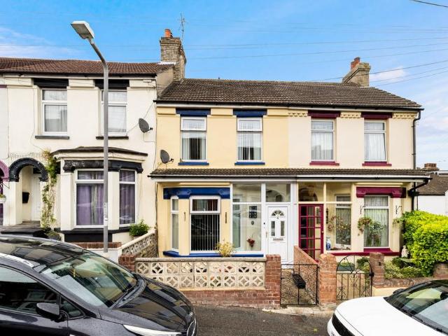 2 bedroom terraced house for sale
