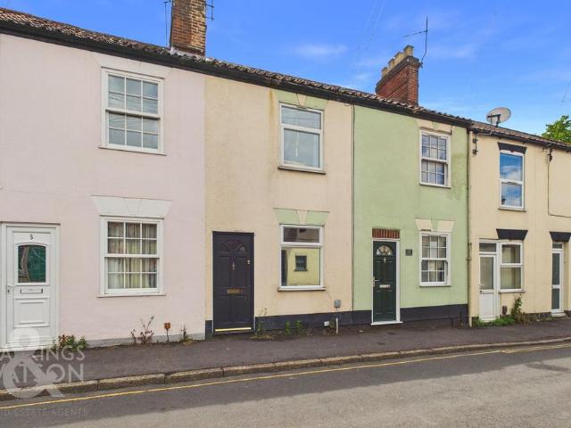 2 bedroom terraced house for sale