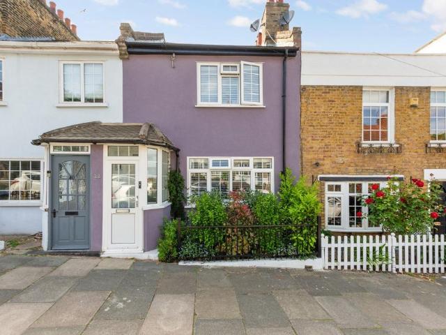 2 bedroom terraced house for sale