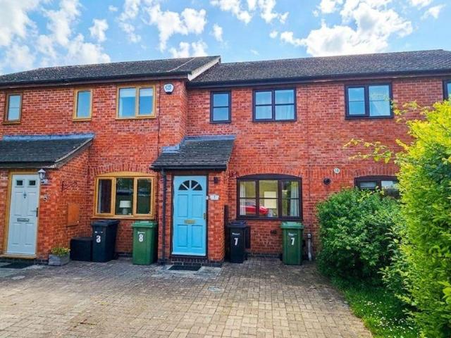 2 bedroom terraced house for sale