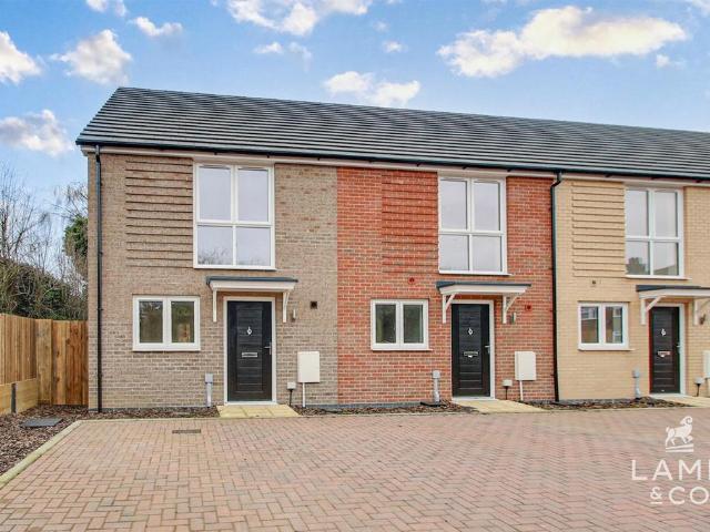 2 bedroom terraced house for sale