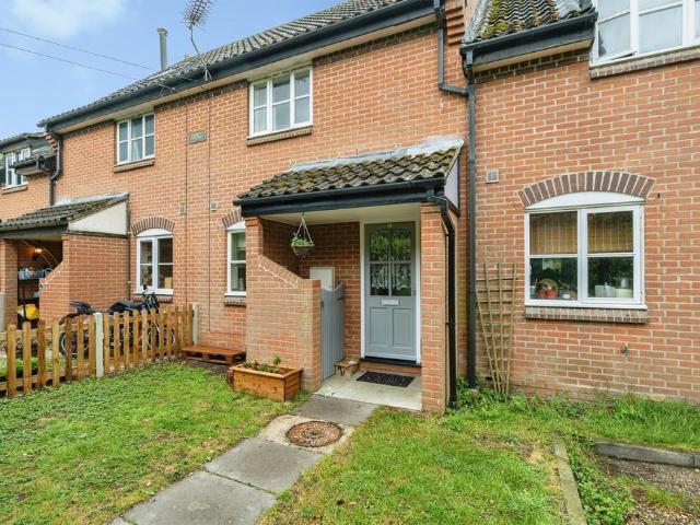 2 bedroom terraced house for sale