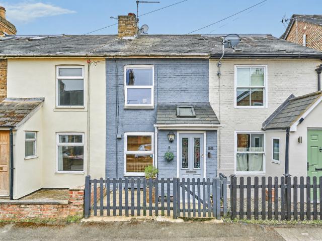 2 bedroom terraced house for sale