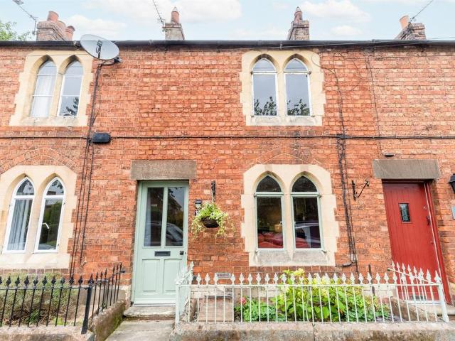 2 bedroom terraced house for sale