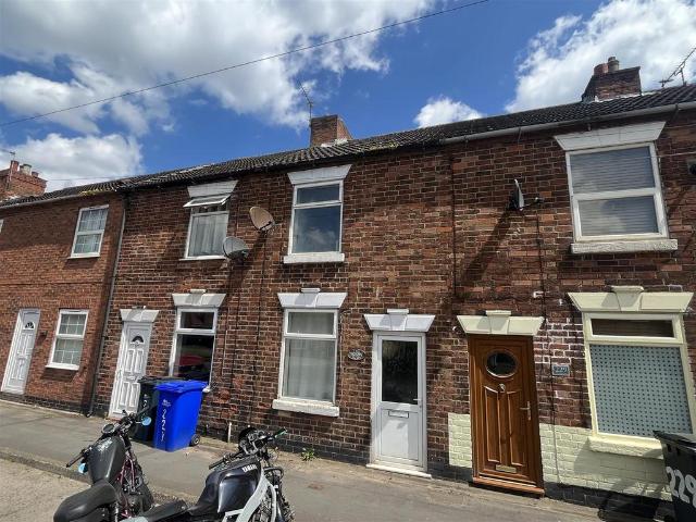 2 bedroom terraced house for sale