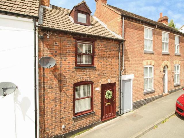 2 bedroom terraced house for sale