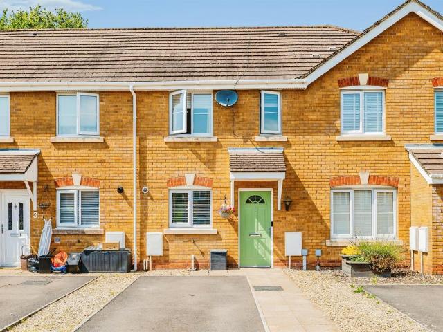 2 bedroom terraced house for sale