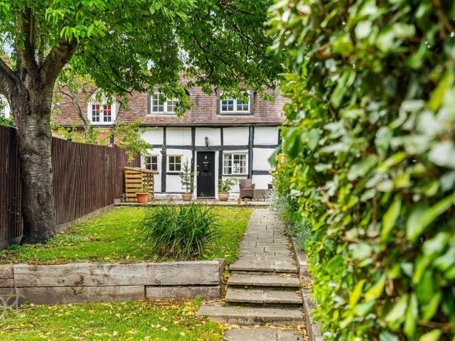 2 bedroom terraced house for sale