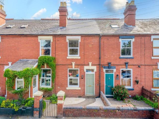 2 bedroom terraced house for sale