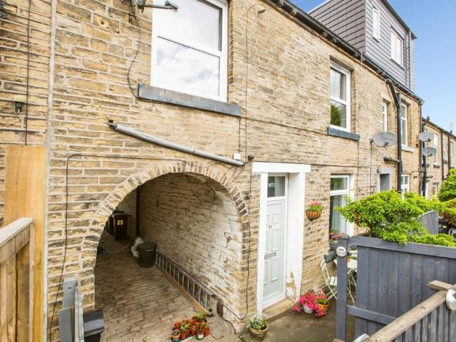 2 bedroom terraced house for sale