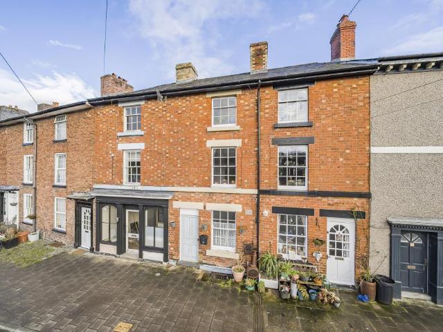 2 bedroom terraced house for sale