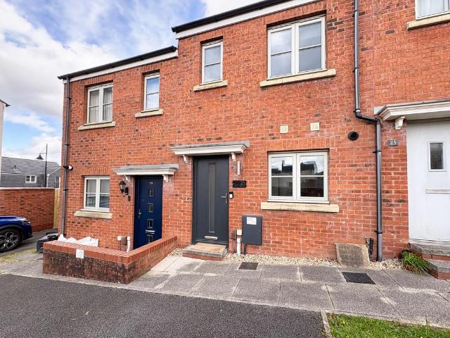 2 bedroom terraced house for sale