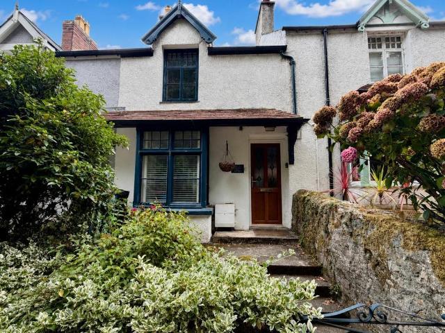 2 bedroom terraced house for sale