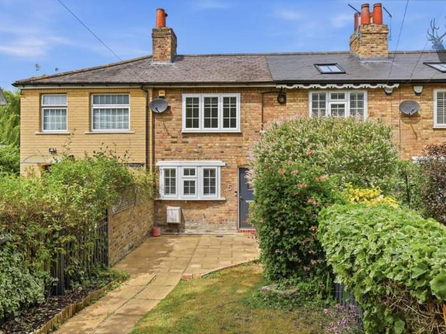 2 bedroom terraced house for sale