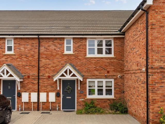 2 bedroom terraced house for sale