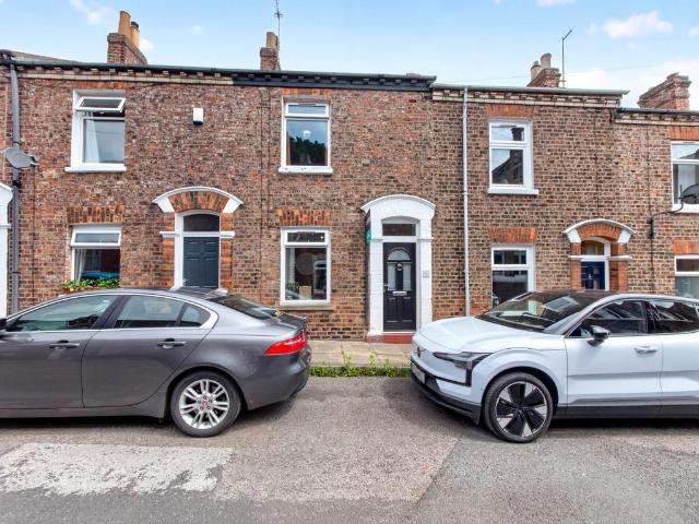 2 bedroom terraced house for sale