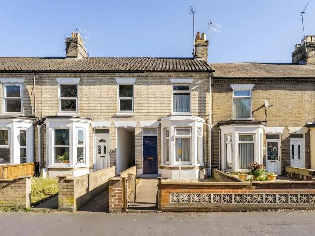 2 bedroom terraced house for sale