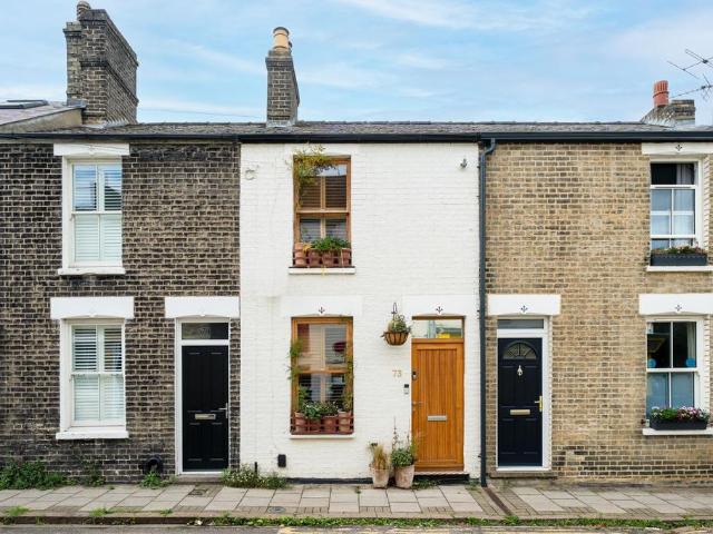 2 bedroom terraced house for sale