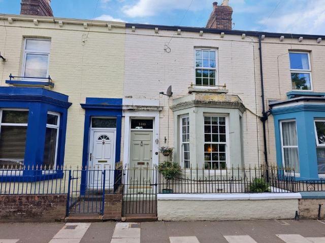 2 bedroom terraced house for sale