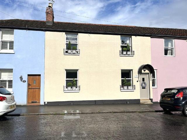 2 bedroom terraced house for sale