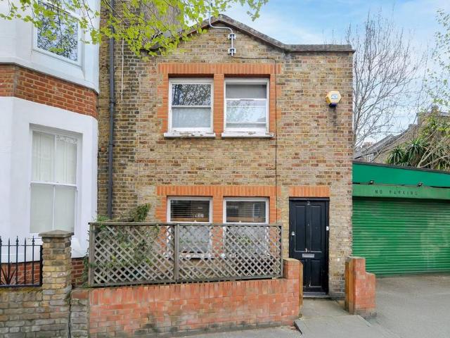 2 bedroom terraced house for sale