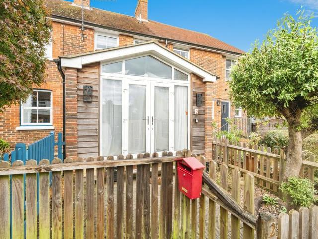 2 bedroom terraced house for sale