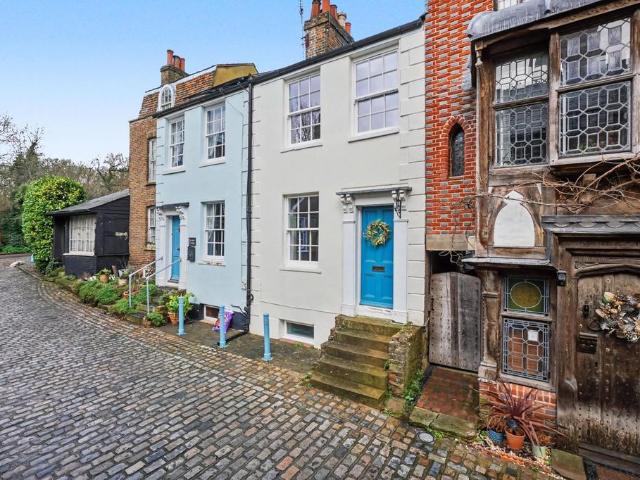 2 bedroom terraced house for sale