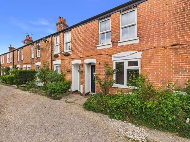 2 bedroom terraced house for sale