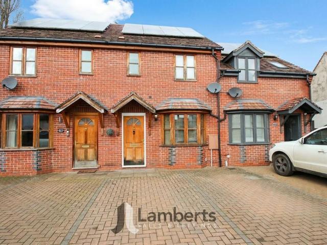 2 bedroom terraced house for sale