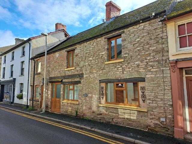 2 bedroom terraced house for sale