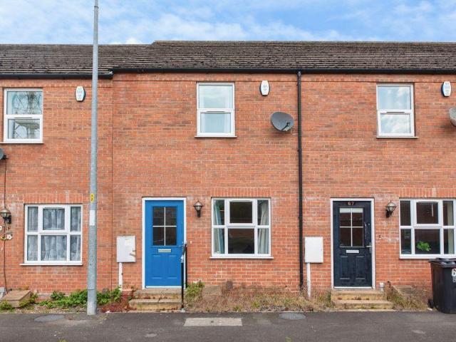 2 bedroom terraced house for sale