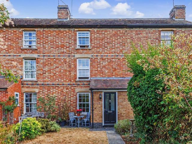 2 bedroom terraced house for sale