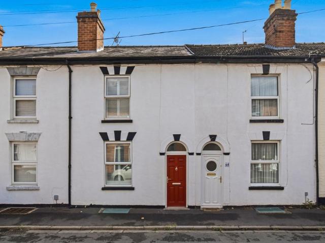 2 bedroom terraced house for sale