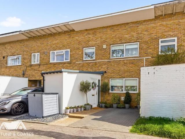 2 bedroom terraced house for sale