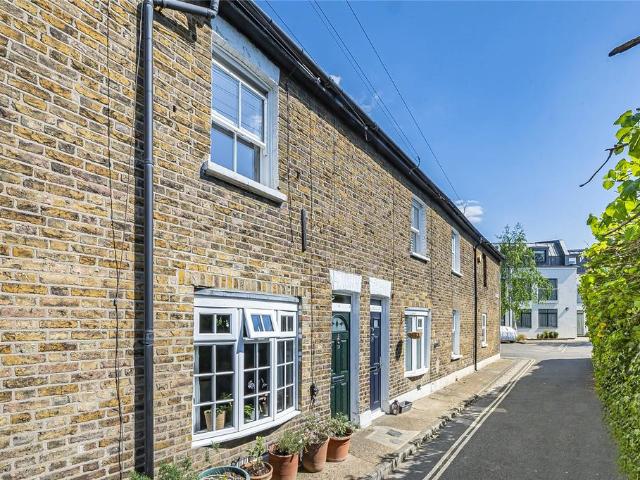 2 bedroom terraced house for sale