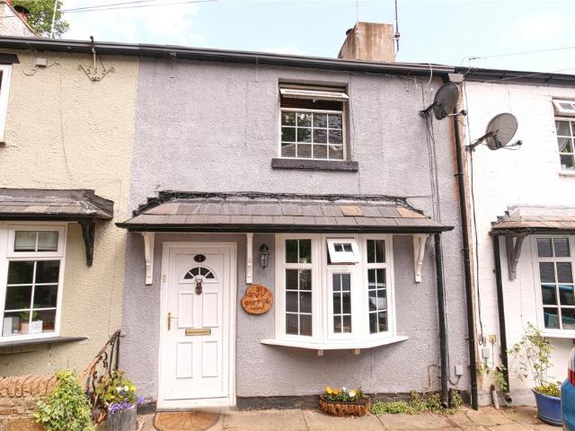 2 bedroom terraced house for sale