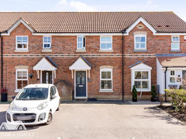 2 bedroom terraced house for sale