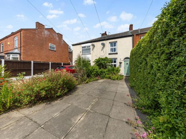 2 bedroom terraced house for sale