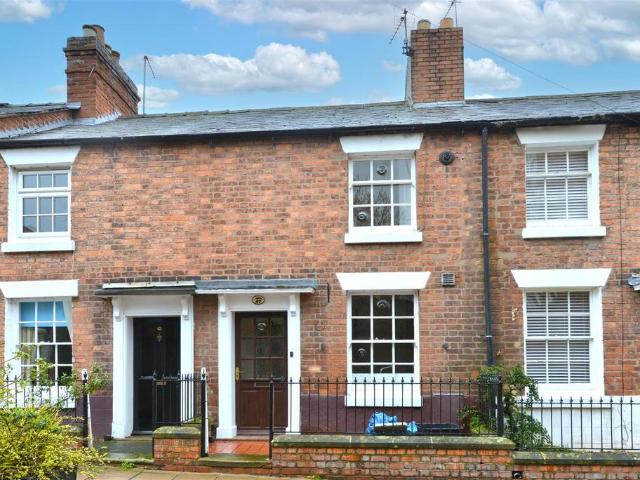 2 bedroom terraced house for sale