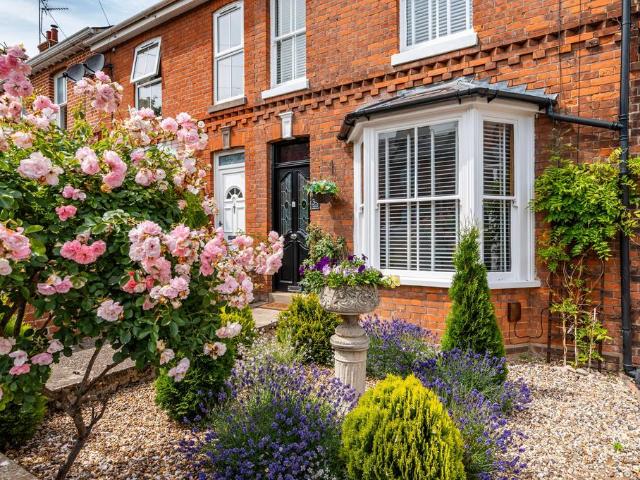 2 bedroom terraced house for sale