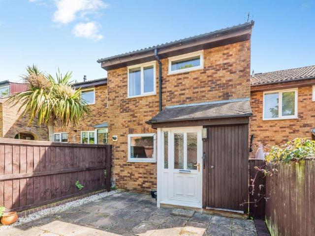2 bedroom terraced house for sale