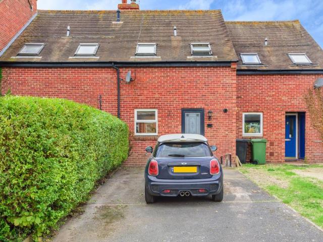 2 bedroom terraced house for sale