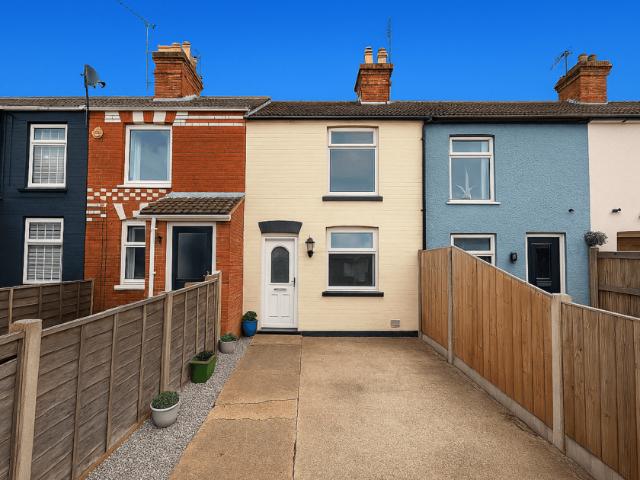 2 bedroom terraced house for sale