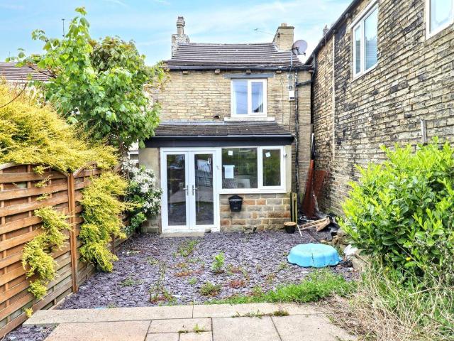 2 bedroom terraced house for sale