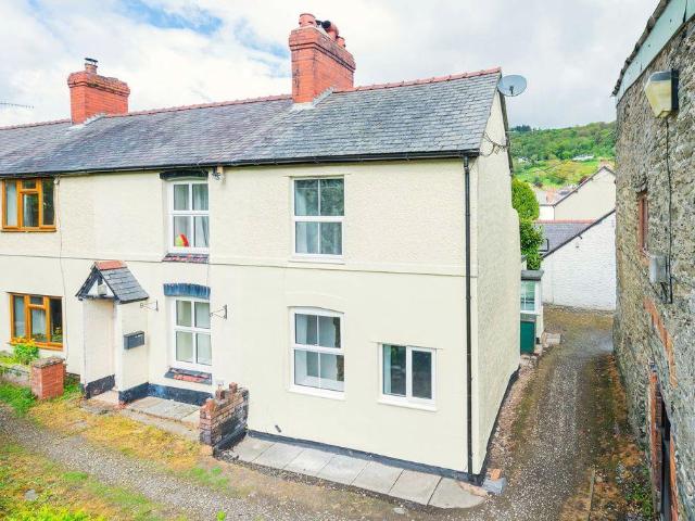 2 bedroom terraced house for sale