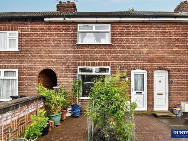 2 bedroom terraced house for sale