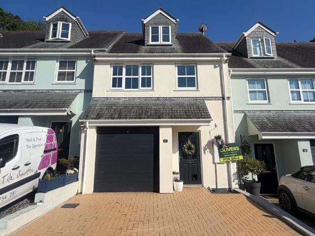 2 bedroom terraced house for sale
