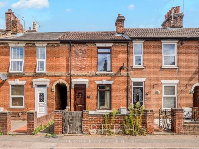 2 bedroom terraced house for sale