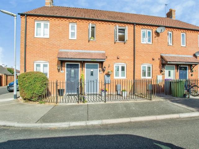 2 bedroom terraced house for sale