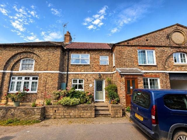 2 bedroom terraced house for sale